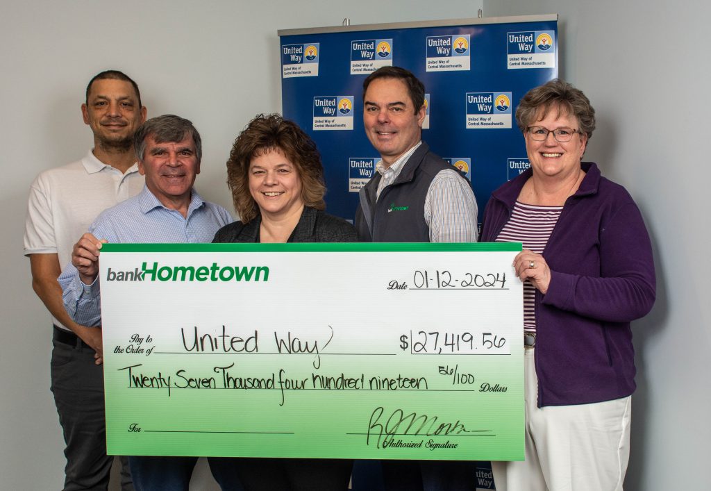 bankHometown Donates $27,000 to United Way | bankHometown